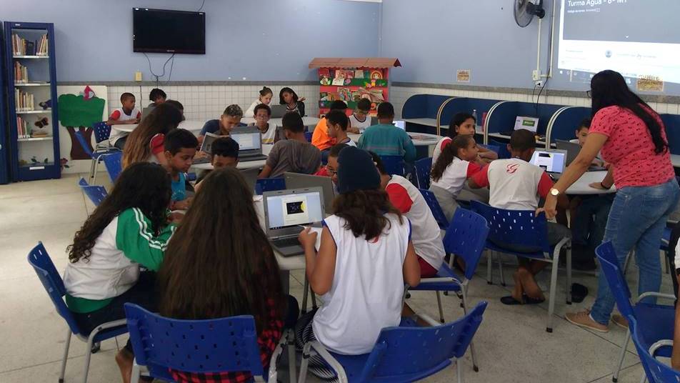 SEDU - Sedu orienta escolas da Rede a desenvolverem ações tecnológicas SEDU - Sedu orienta escolas da Rede a desenvolverem ações tecnológicas